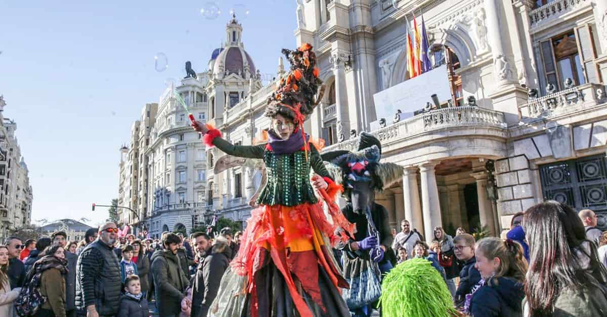 New Year In Valencia - No Party But The Expojove Returns - Valencian