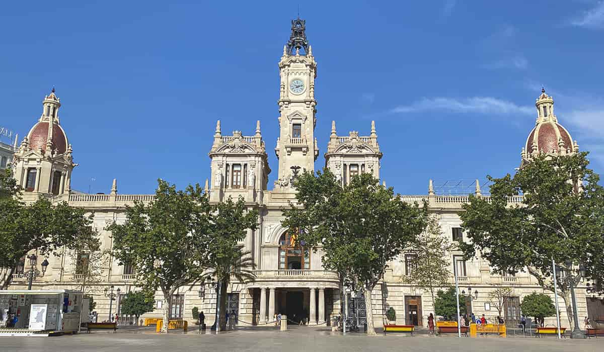 Valencia Weather In April - Bright Skies Return - Valencian